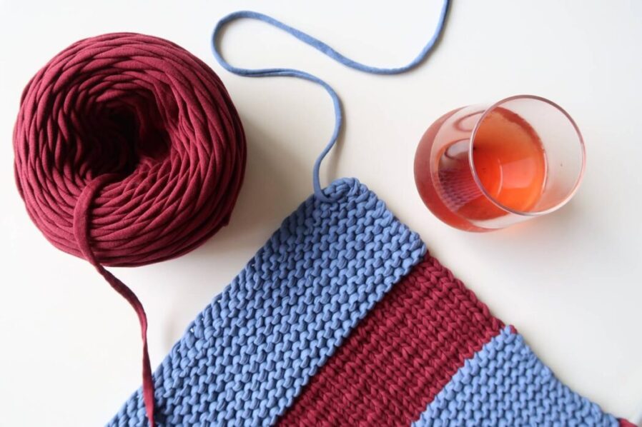 T-shirt Yarn Rug Knitting Pattern - Easy Free Chunky Knit Rug Pattern