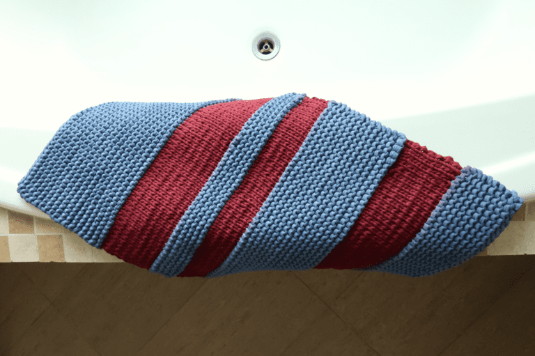 T-shirt Yarn Rug Knitting Pattern - Easy Free Chunky Knit Rug Pattern