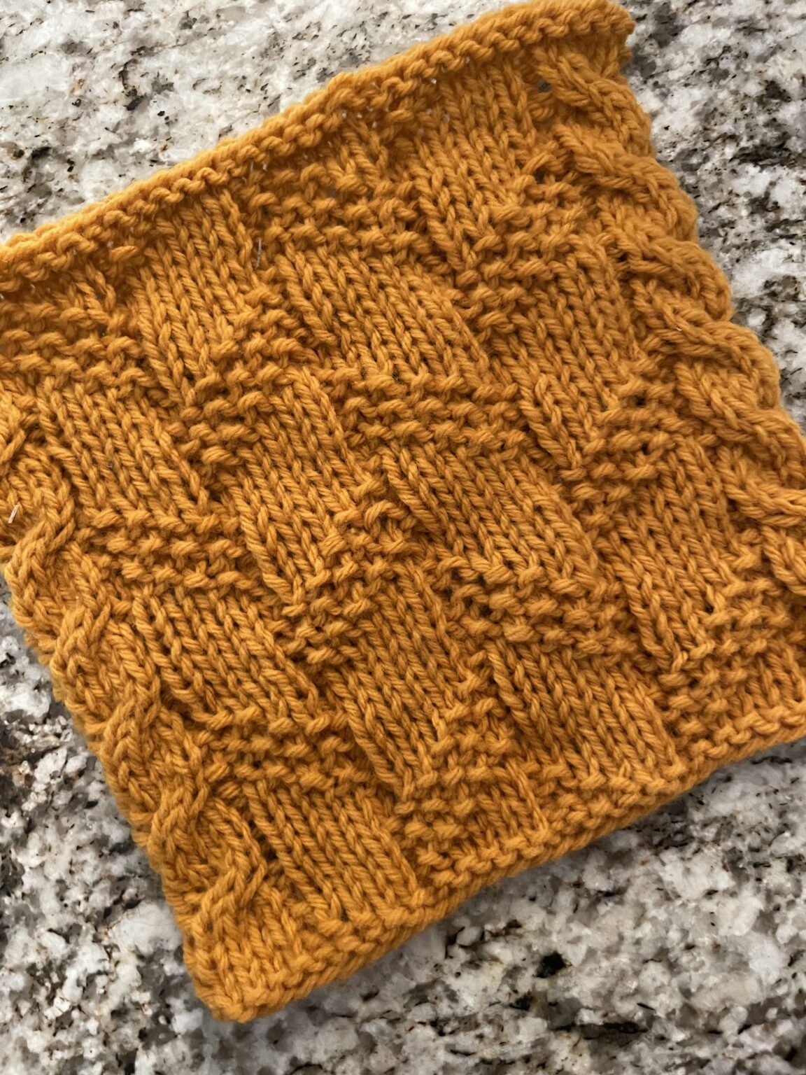 8" Knit Blanket Square Pattern FREE - Apple Picking Blanket Square