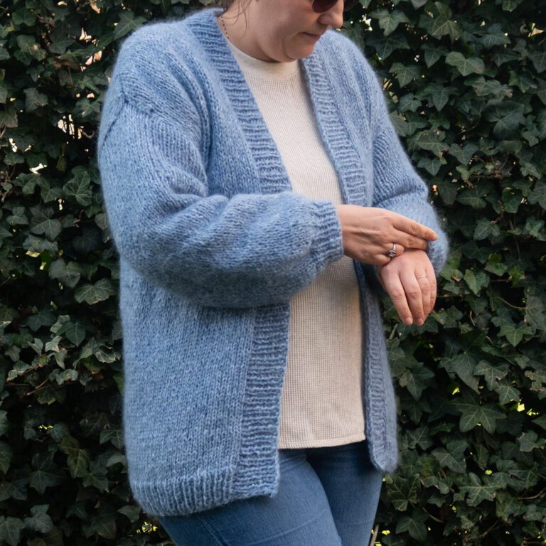 Easy Beginner Chunky Cardigan Knitting Pattern | Knitting with Chopsticks