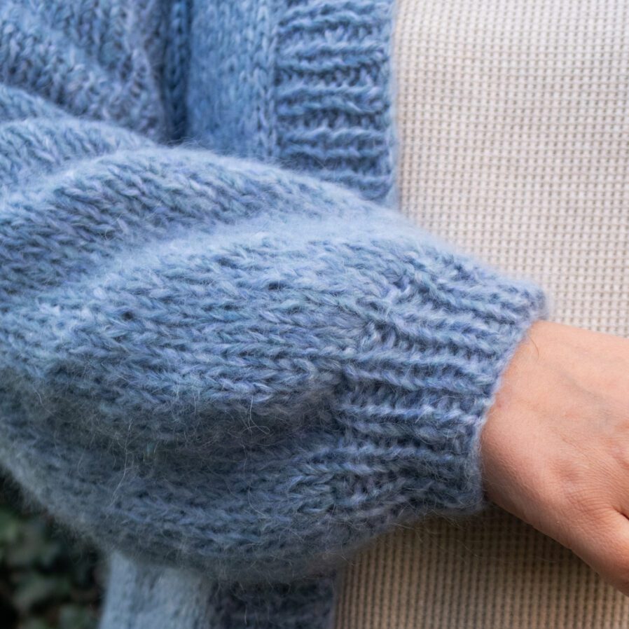 Easy Beginner Chunky Cardigan Knitting Pattern | Knitting with Chopsticks